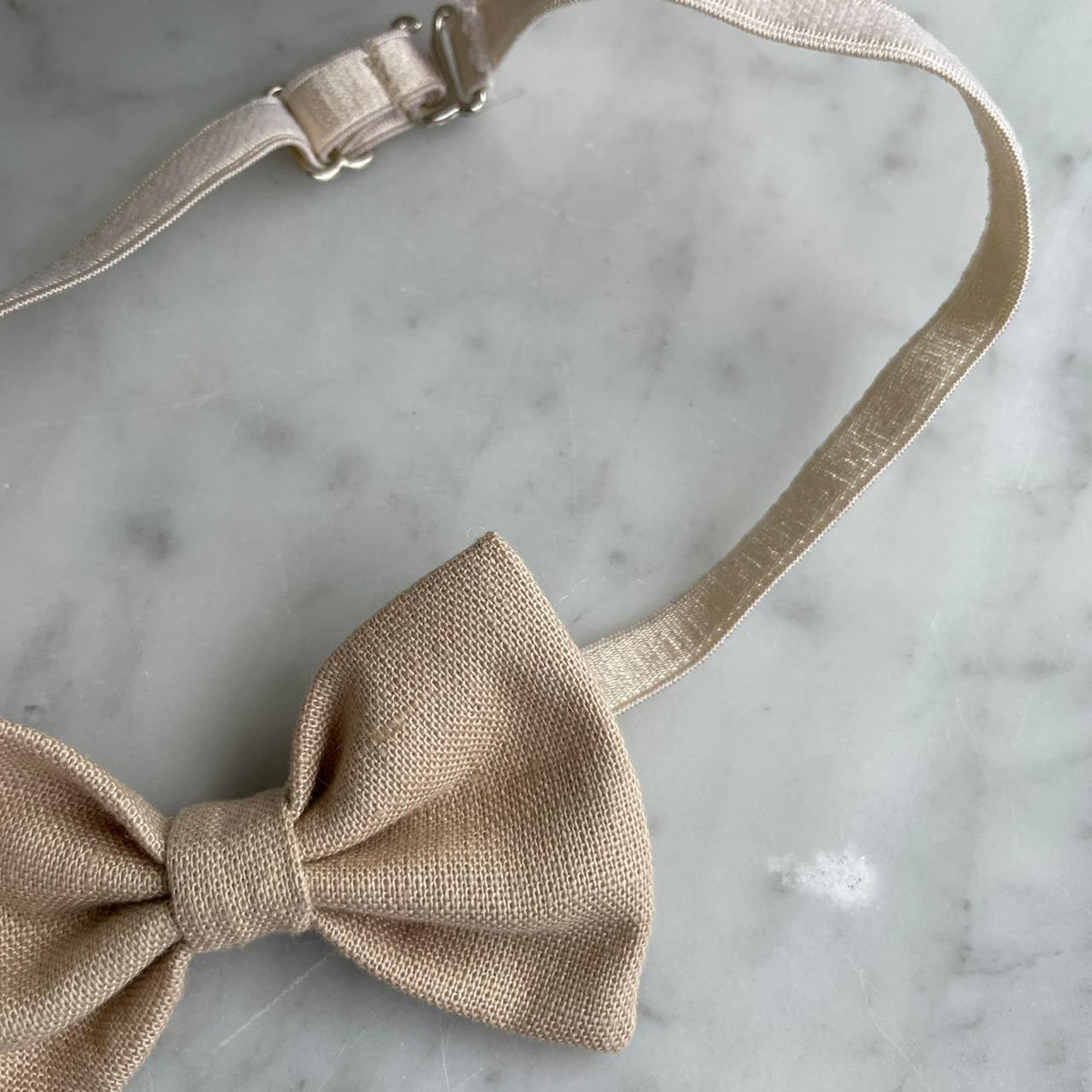 Corbata michi beige – SniffPerú